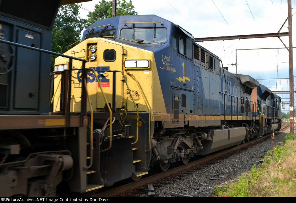 CSX AC44CW 1 "Spirit of West Virginia" as the second unit on Q410-25